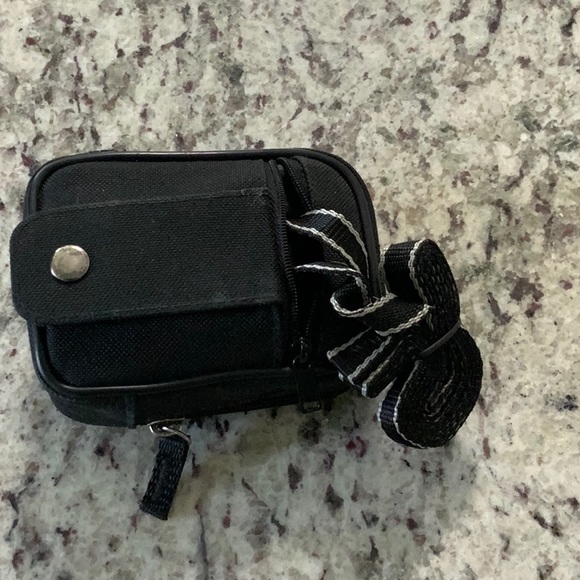 Kenneth Cole Reaction | Other | Kenneth Cole Camera Bag | Poshmark